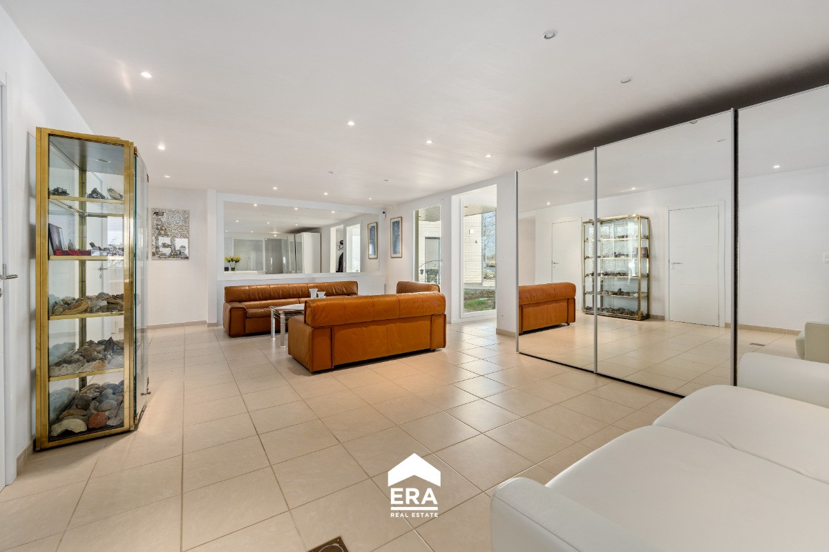 Zeer ruime open woning - totale oppervlakte van 1.263 m2 € 495 000 | ERA
