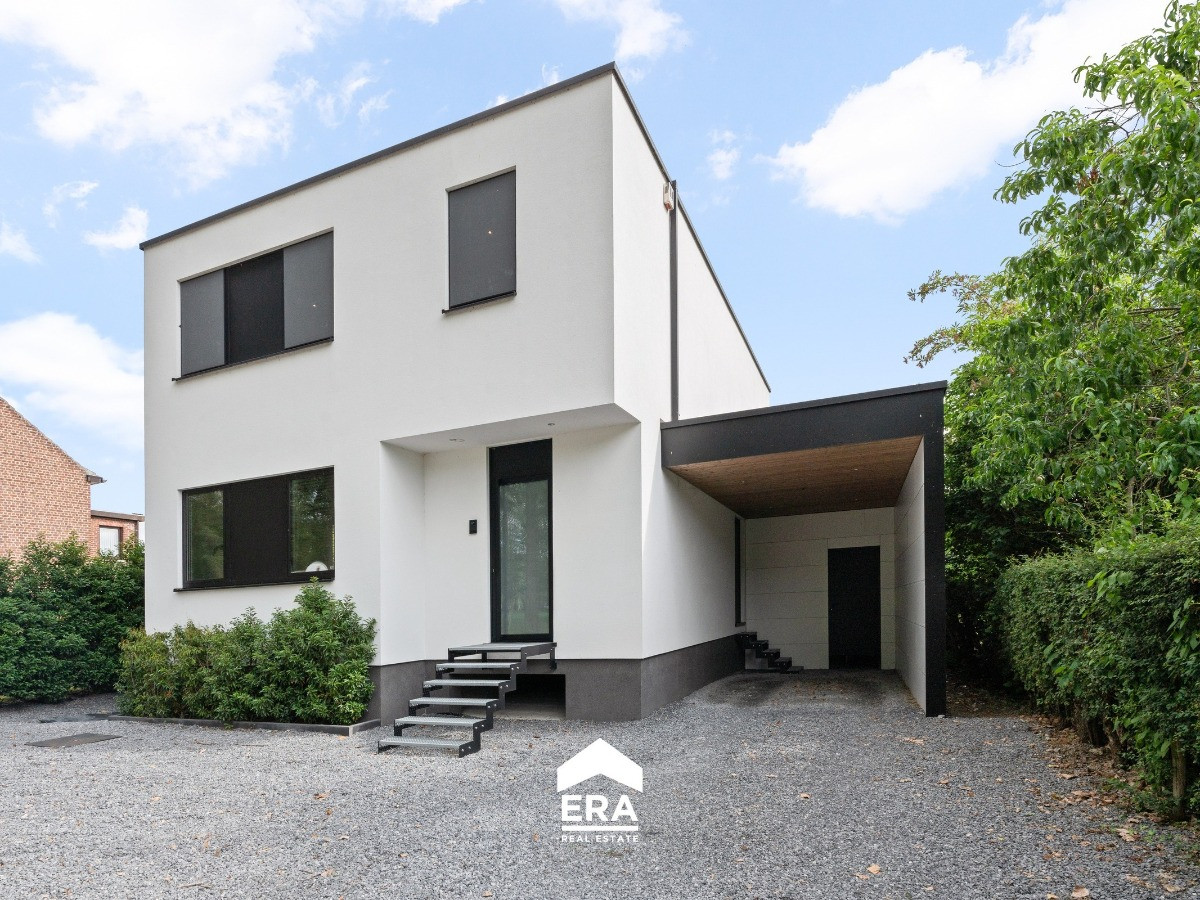 Modern open huis met grote tuin in Budingen € 525 000 | ERA