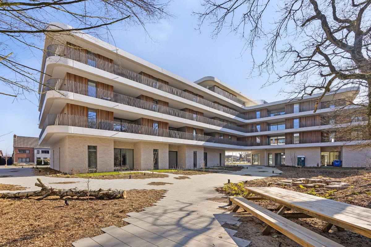 Luxe-appartement met 1 slaapkamer op 2de verdieping € 900 / month | ERA