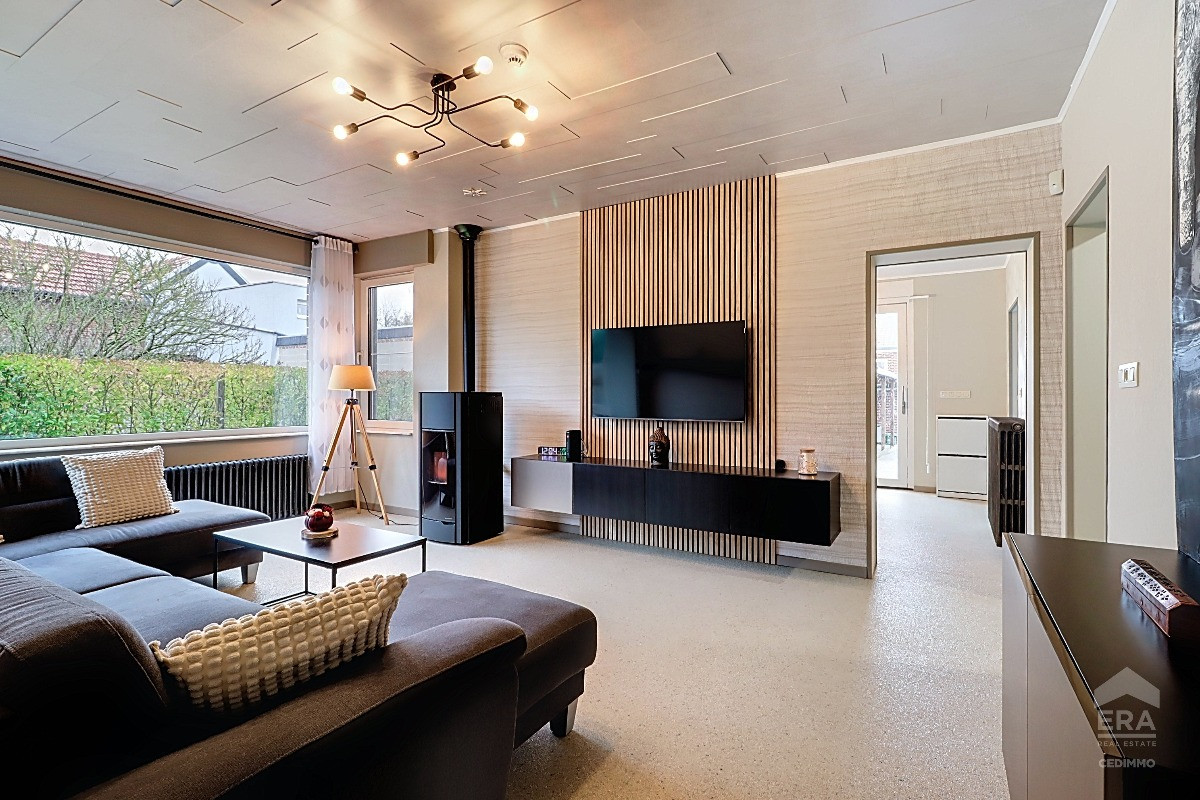 VOLLEDIG GERENOVEERDE VILLA!! | ERA